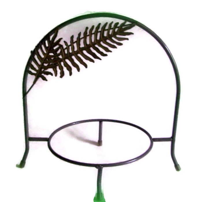 Vintage Plate Holder- Tabletop Stand- Metal- Cut Out Ferns, Dessert ...