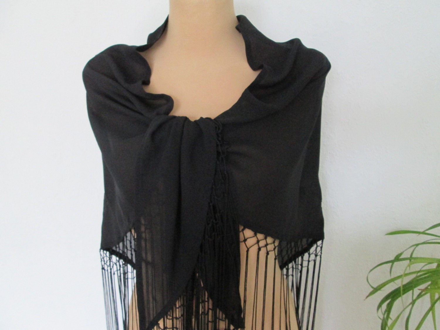TRIANGULAR BLACK SCARF / Fringe / Embroidered Flowers – Haute Juice