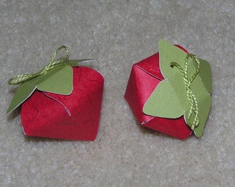 Popular items for strawberry boxes on Etsy
