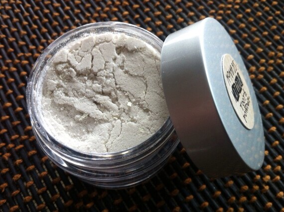 Natural Remineralizing Tooth Powder Toothpaste by MommaBNaturals
