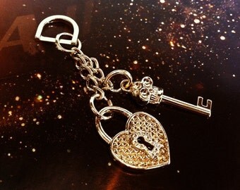 Gold heart Skeleton Key keychain Charm Alphabet Letter D Charm pendant ...