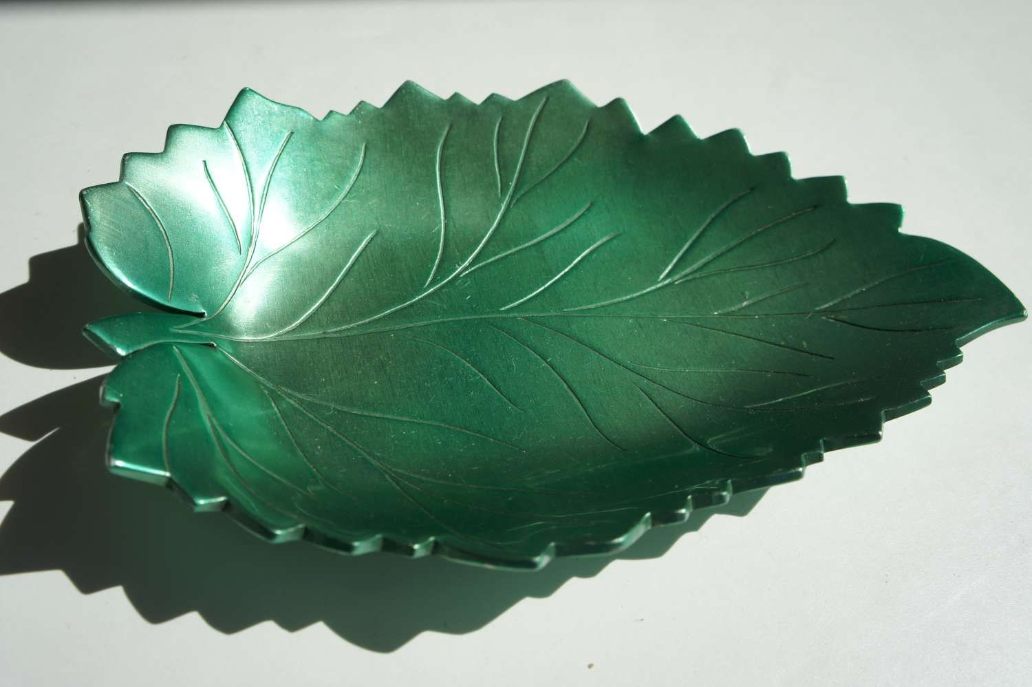 1950s Green Metal Leaf Dish Neocraft by Everlast – Haute Juice