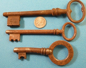 antique set of 3 french keys