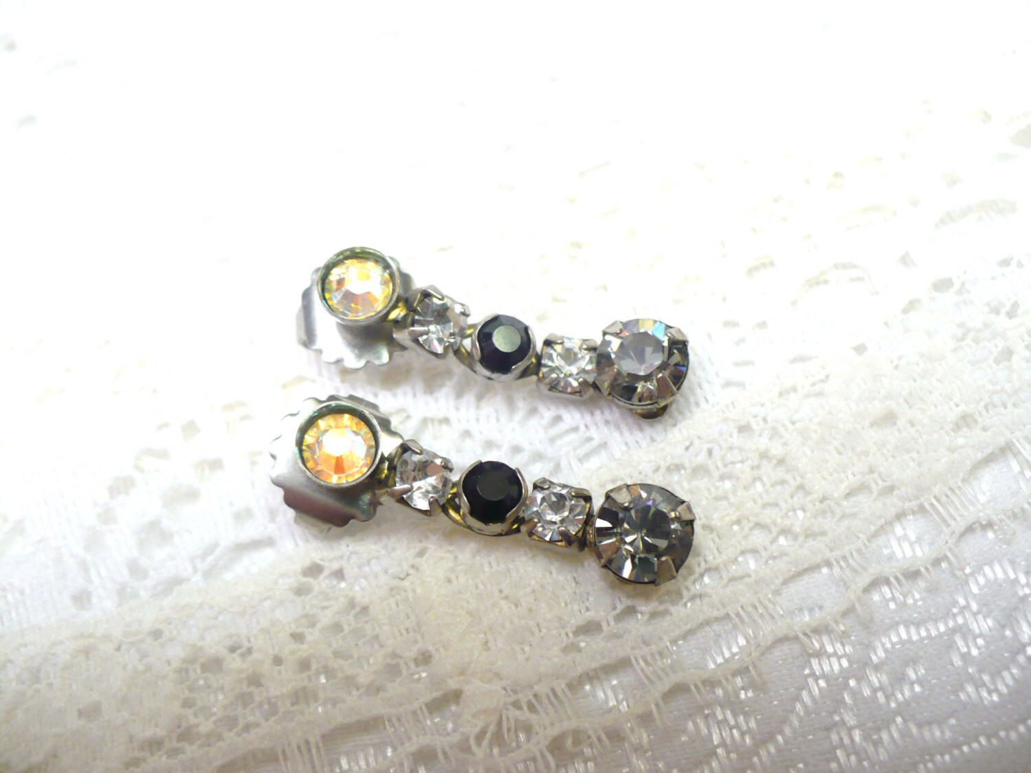Vintage Signed SORRELLI earrings Aurora Borealis black and