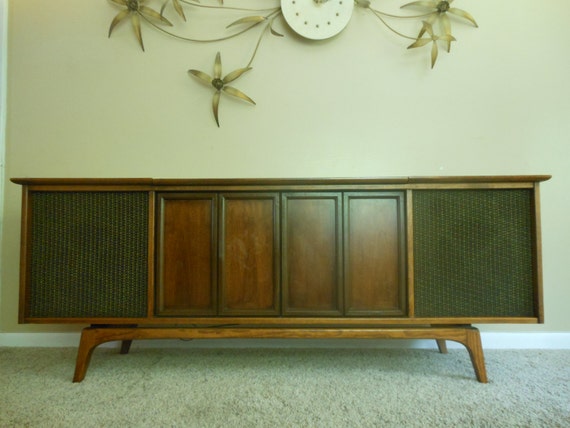 Vintage Sears Silvertone Record Player Stereo AM/FM Console