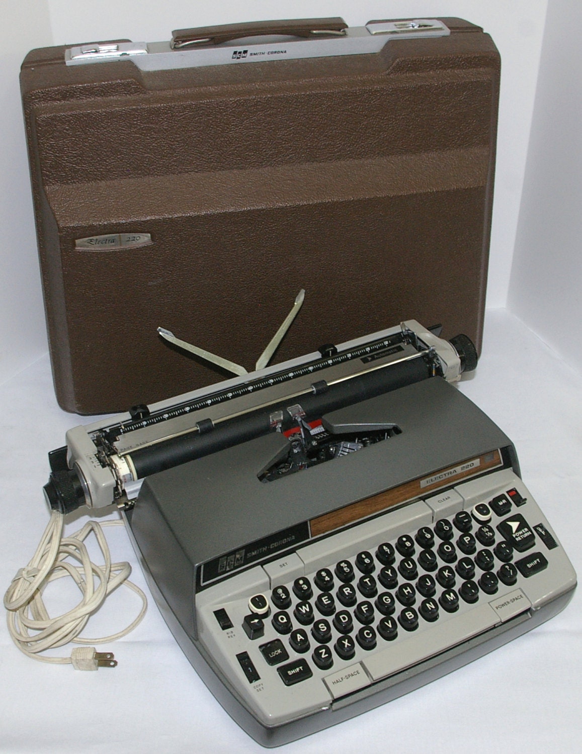 Vintage 1960s SCM Smith Corona Electra 220 Electric Portable Typewriter ...