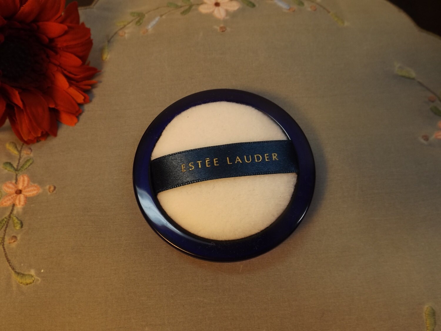 Estee Lauder powder holder.round .The diameter is 2 5/8″. New old stock ...