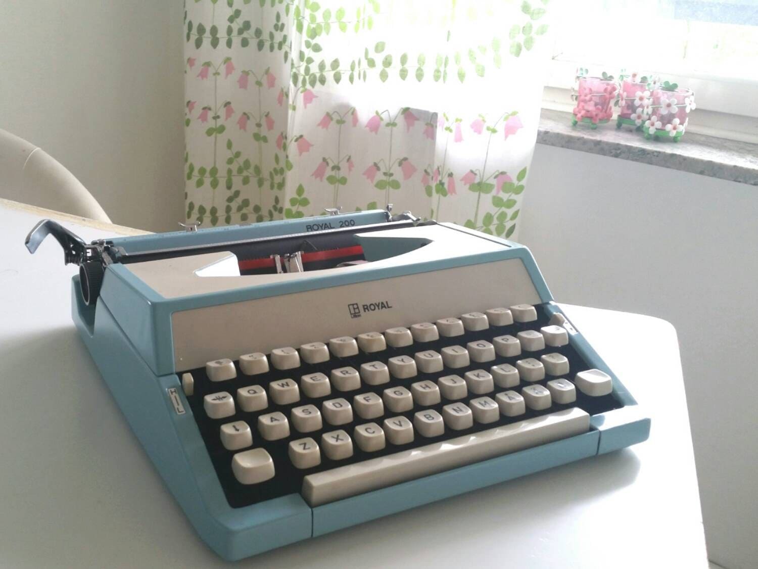 Funky Typewriter Royal 200 Vintage 1970’s – Portable light blue ...