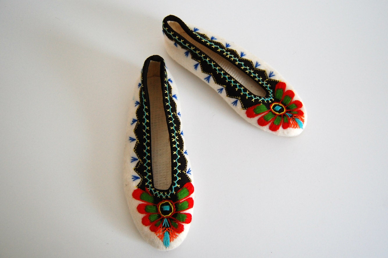 Folk Polish Embroidered White Felted Wool Slippers Handmade 7-8 house ...