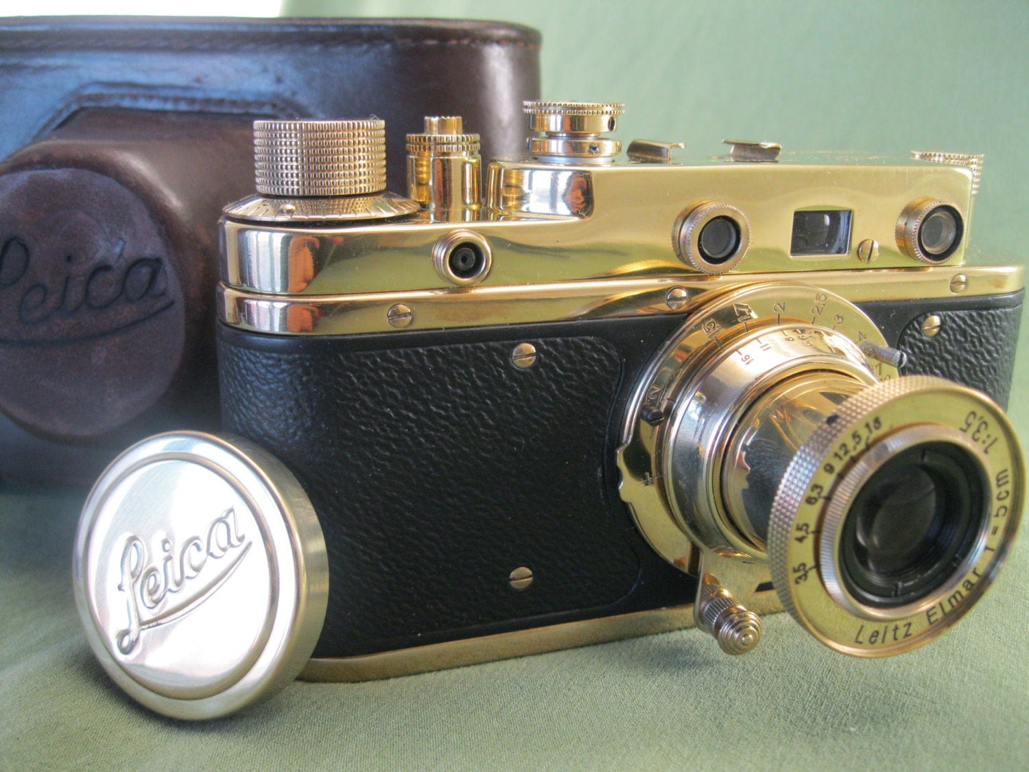 LEICA-II (D) Luftwaffi Elgentum Camera gold in leather case (FED copy ...