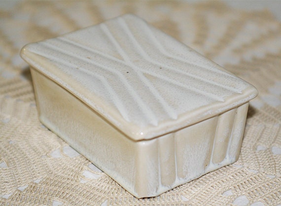 Vintage Carillon Pottery Ceramic Lidded Box – Haute Juice