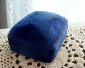 Velvet ring box | Etsy