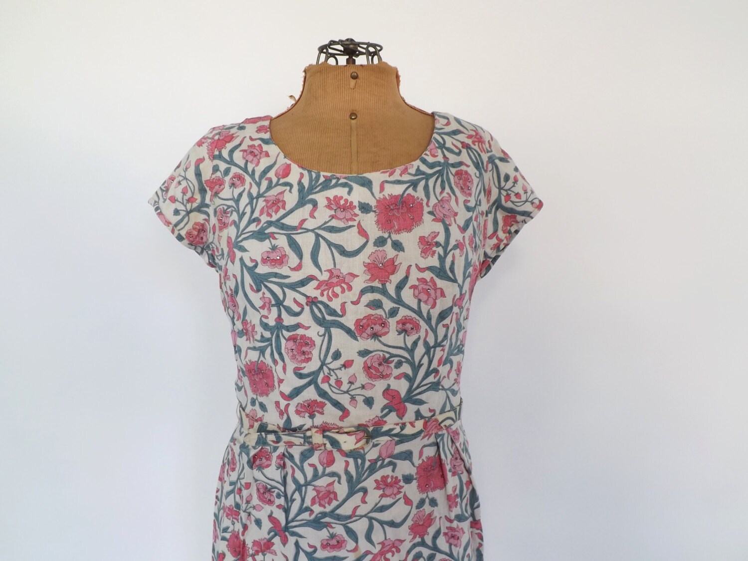 Vintage 1960s 1950s Mod Wiggle Dress White Pink By Alicksandraflin
