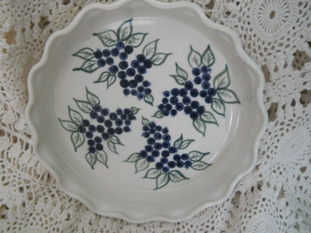 Fluted pie plate hand pottered and designed with wonderful blueberry ...