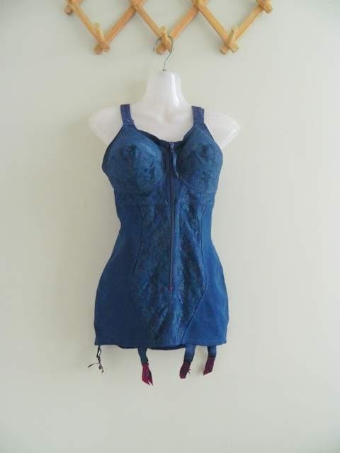 Triumph deadstock. 50s all in one girdle open bottom girdle