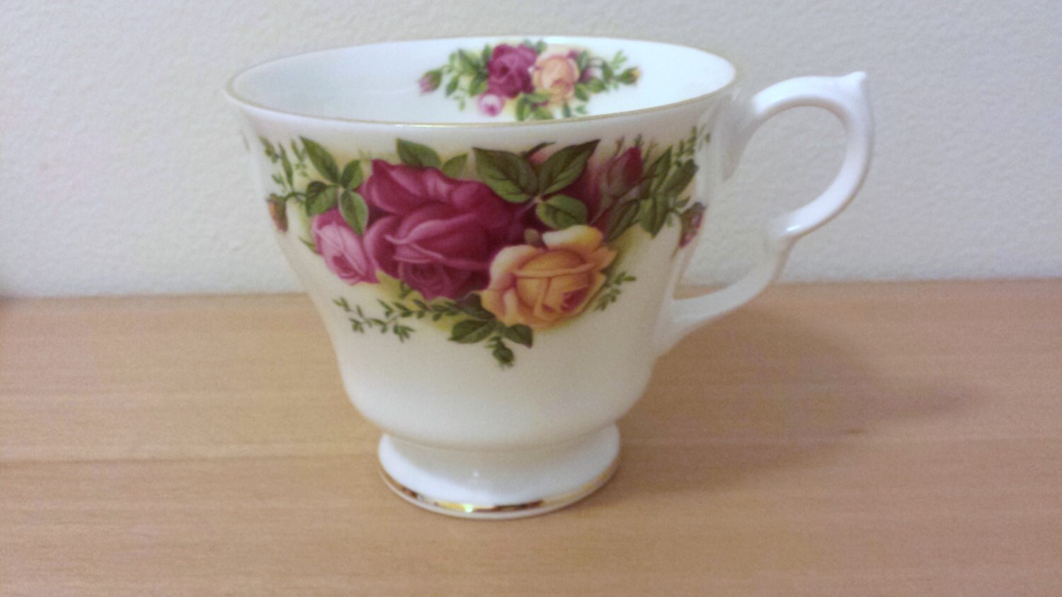 1962 Royal Albert Bone China Old Country Roses Teacup – Haute Juice