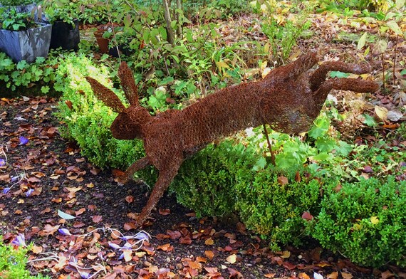 Wire sculpture hare: a beautiful garden ornament