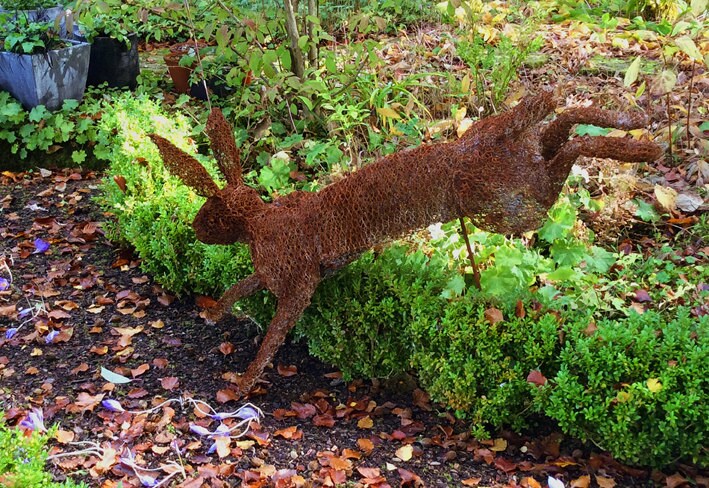 Wire sculpture hare: a beautiful garden ornament