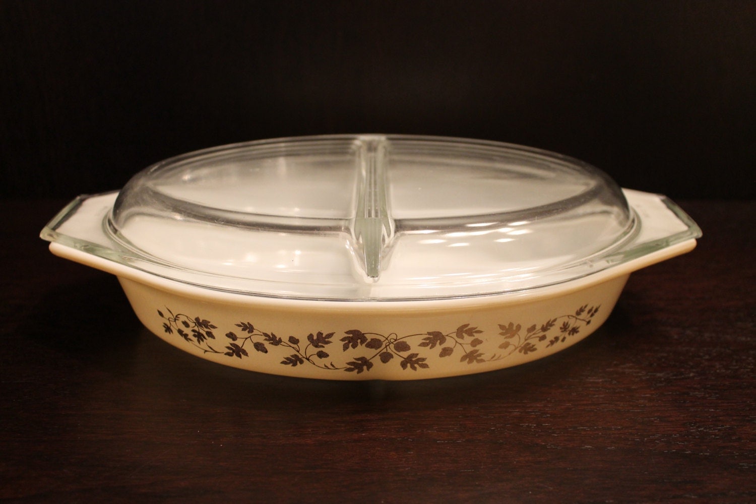 Vintage Pyrex Gold Acorn Divided Dish with Lid – Haute Juice