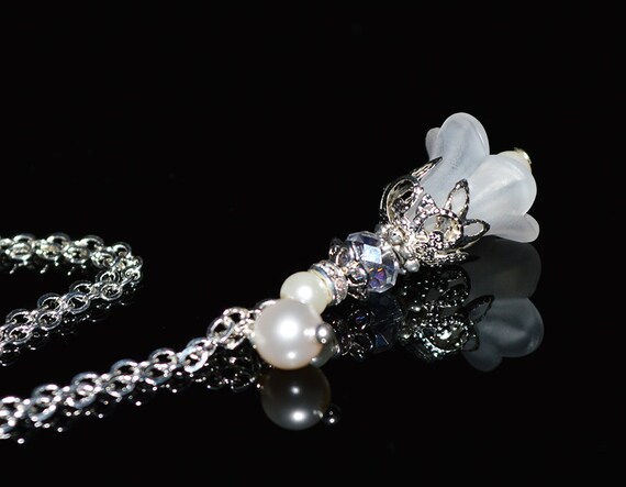 Vintage White Lucite Flower Pendant Necklace Unique Handamade