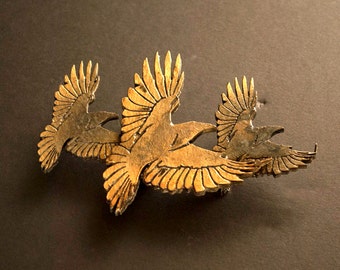 Popular items for raven brooch on Etsy