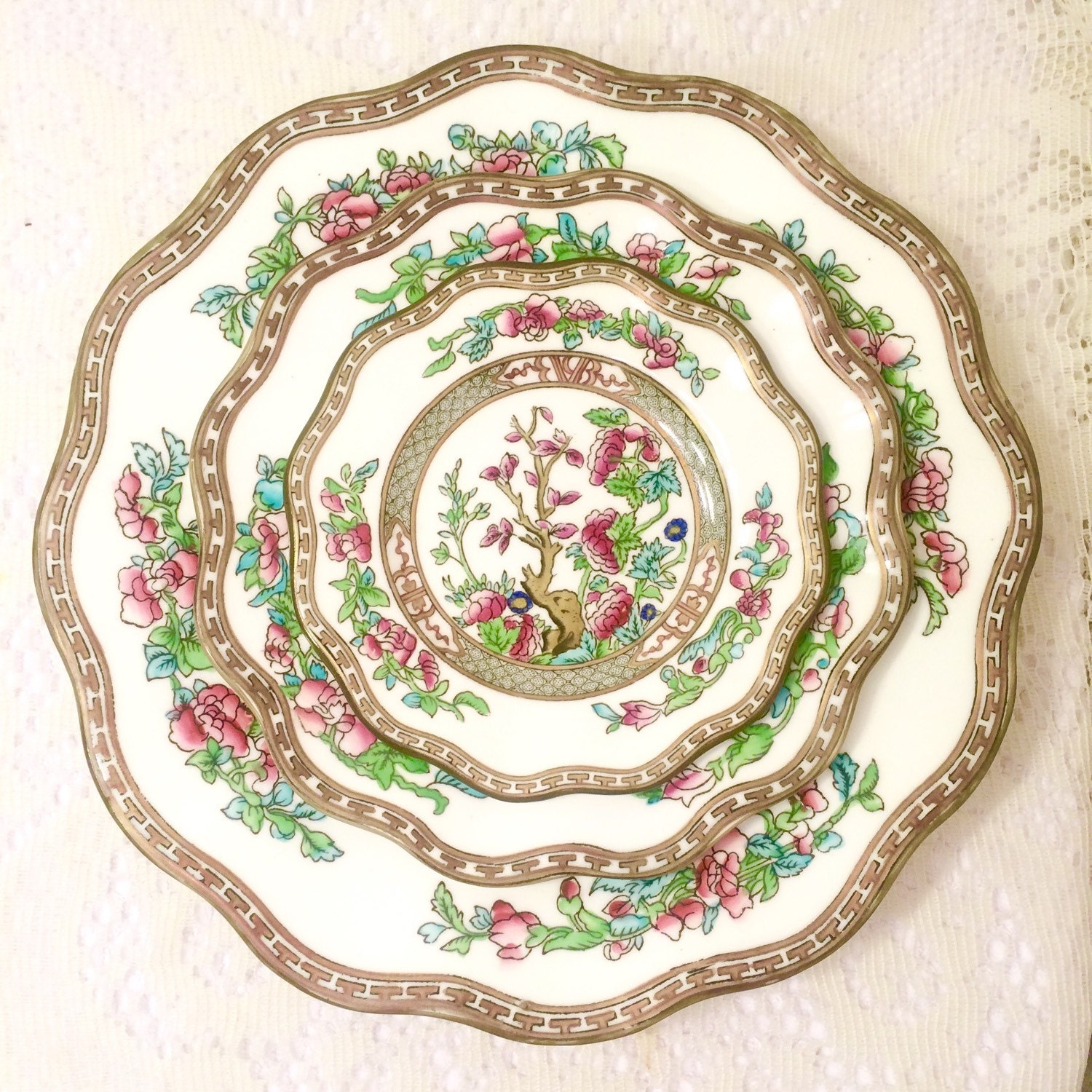 20 Piece Coalport Indian Tree Multicoloured Place Setting. Antique ...