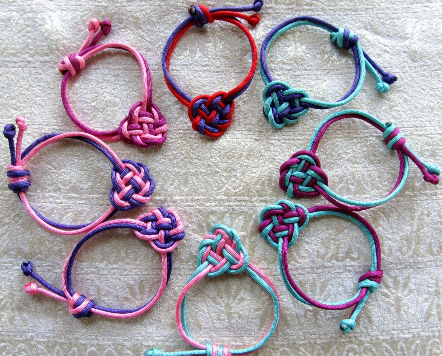 Double Celtic Heart Knot Paracord single slide by WENeverilookup