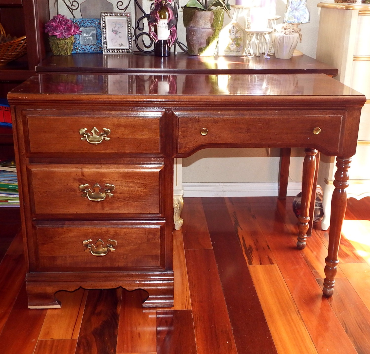Vintage Shabby Chic Dixie Desk/ Vanity – Haute Juice
