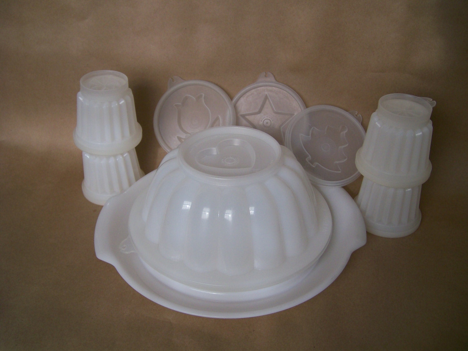 Tupperware Holiday Gelatin Set Jel-N-Serve and Jel-ette Molds – Haute Juice