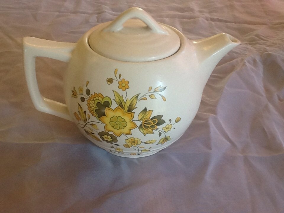 McCoy Tea Pot #140 Yellow Flowers- Flawless – Haute Juice