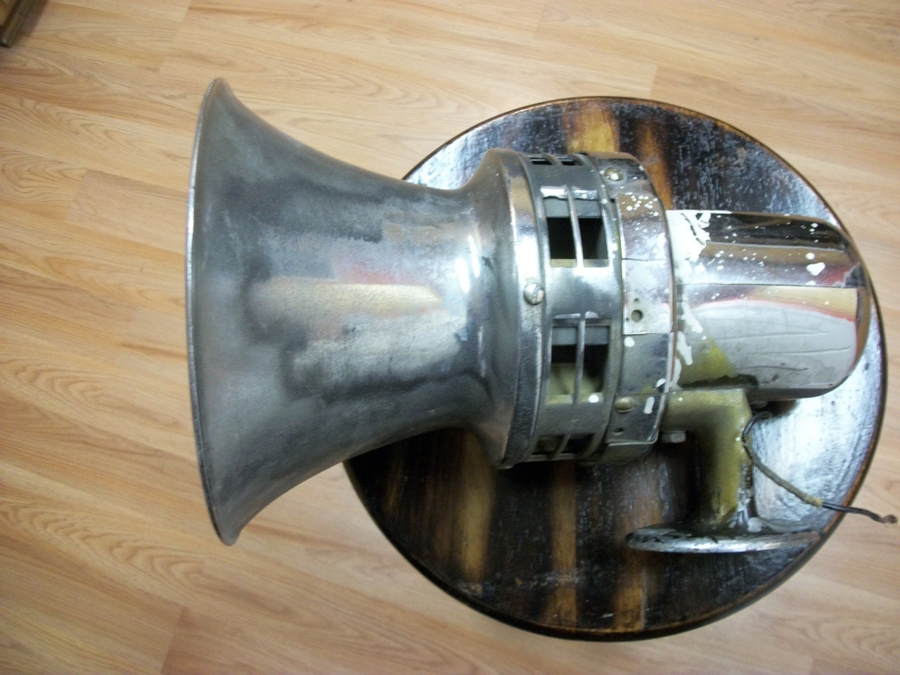 Very Large & Very Loud Vintage 1940’s Chrome Fire Engine Siren. 12 ...