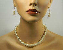 Popular items for simple pearl set on Etsy