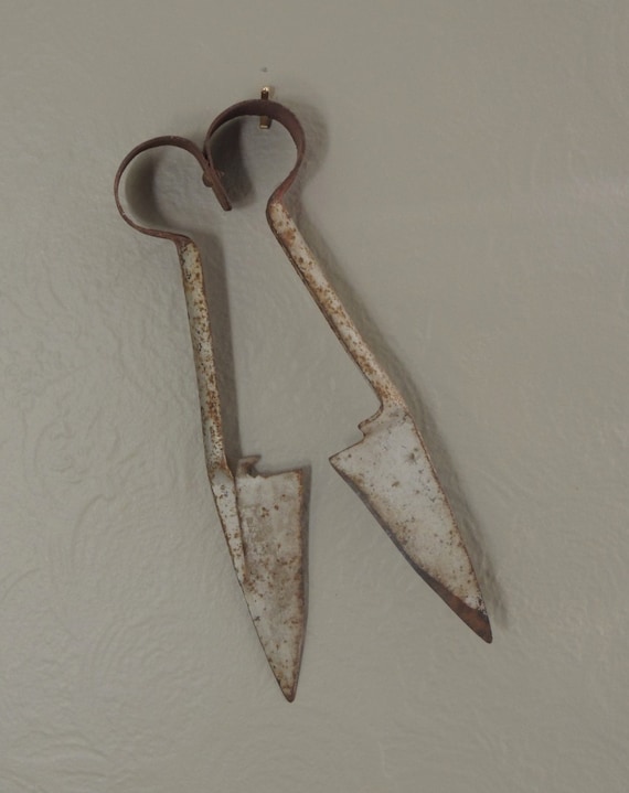 Antique Metal Shears Primitive Metal Farmhouse Tools Rusty