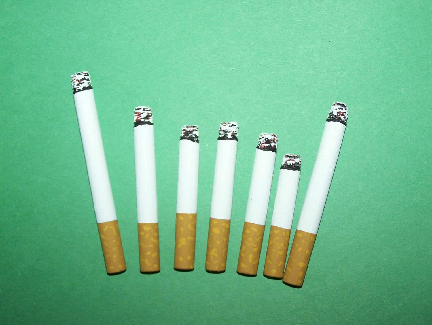 fake cigarettes/carvings/decoys/fake smokes/crafts/folk fake cigarettes/carvings/decoys/fake smokes/crafts/folk