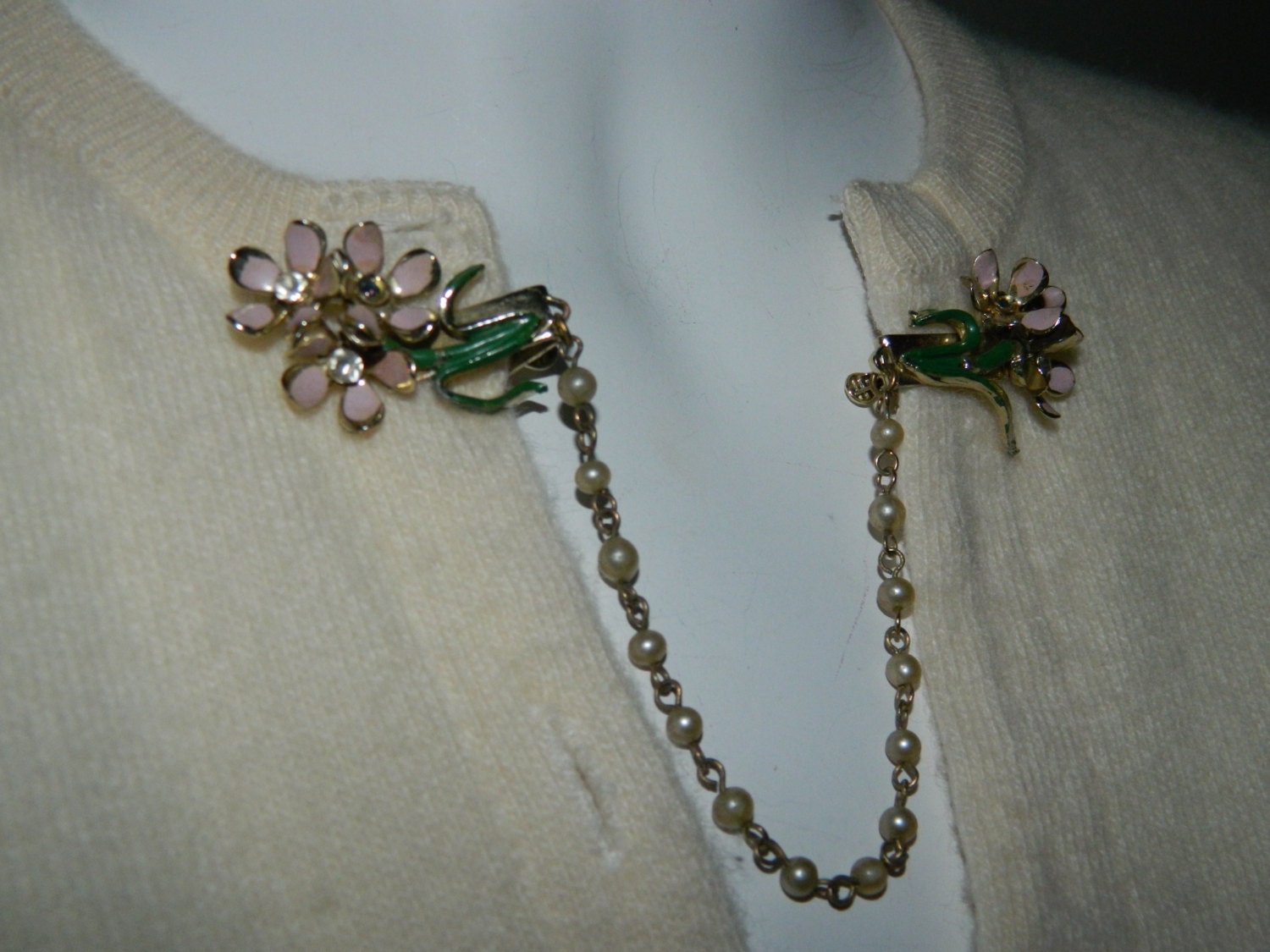 Vtg 1950s Enameled Floral Sweater Guards / Sweater Clips – Haute Juice
