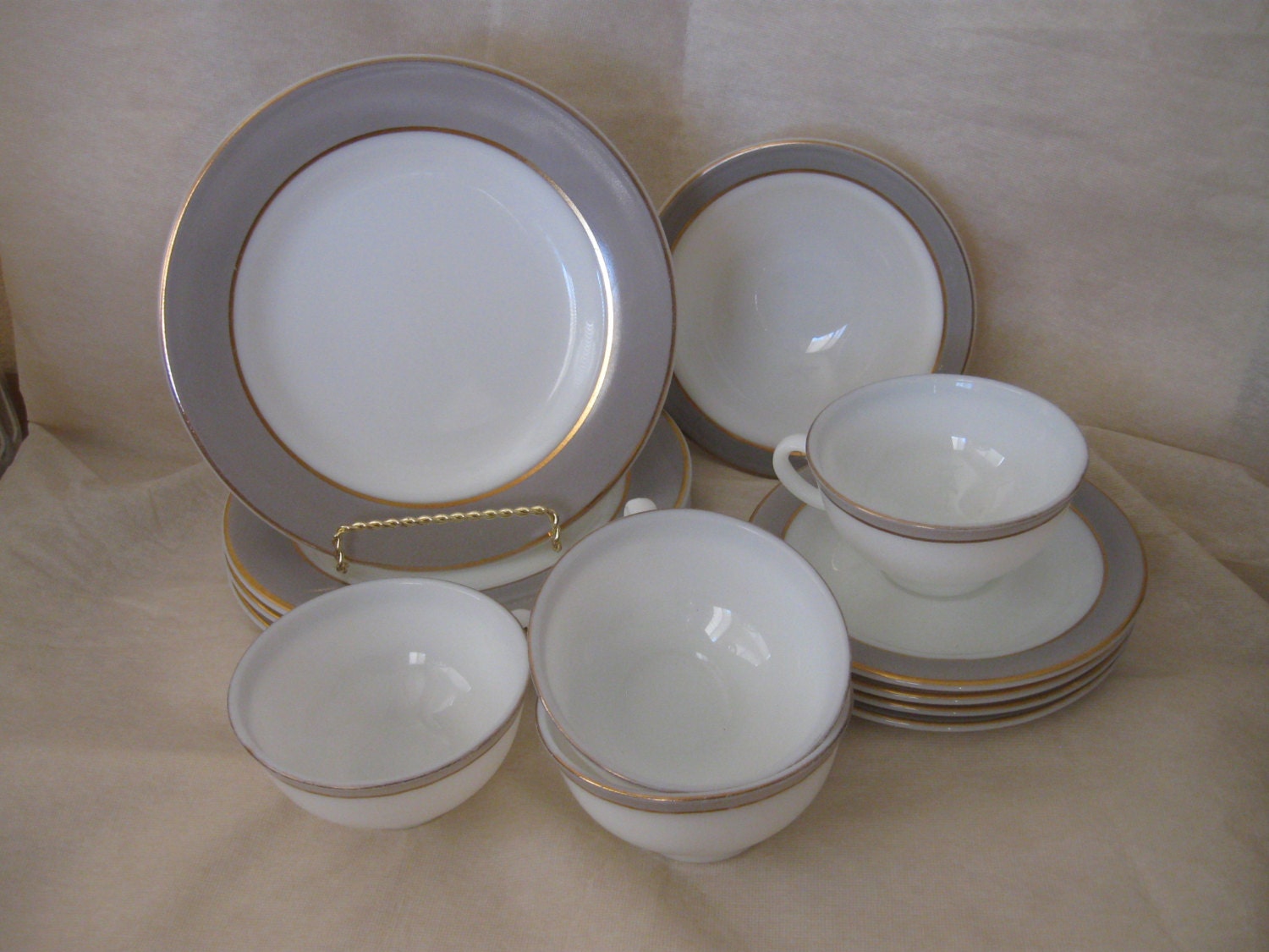 Pyrex Dinnerware 13 Pieces From 1953 In Dove Gray