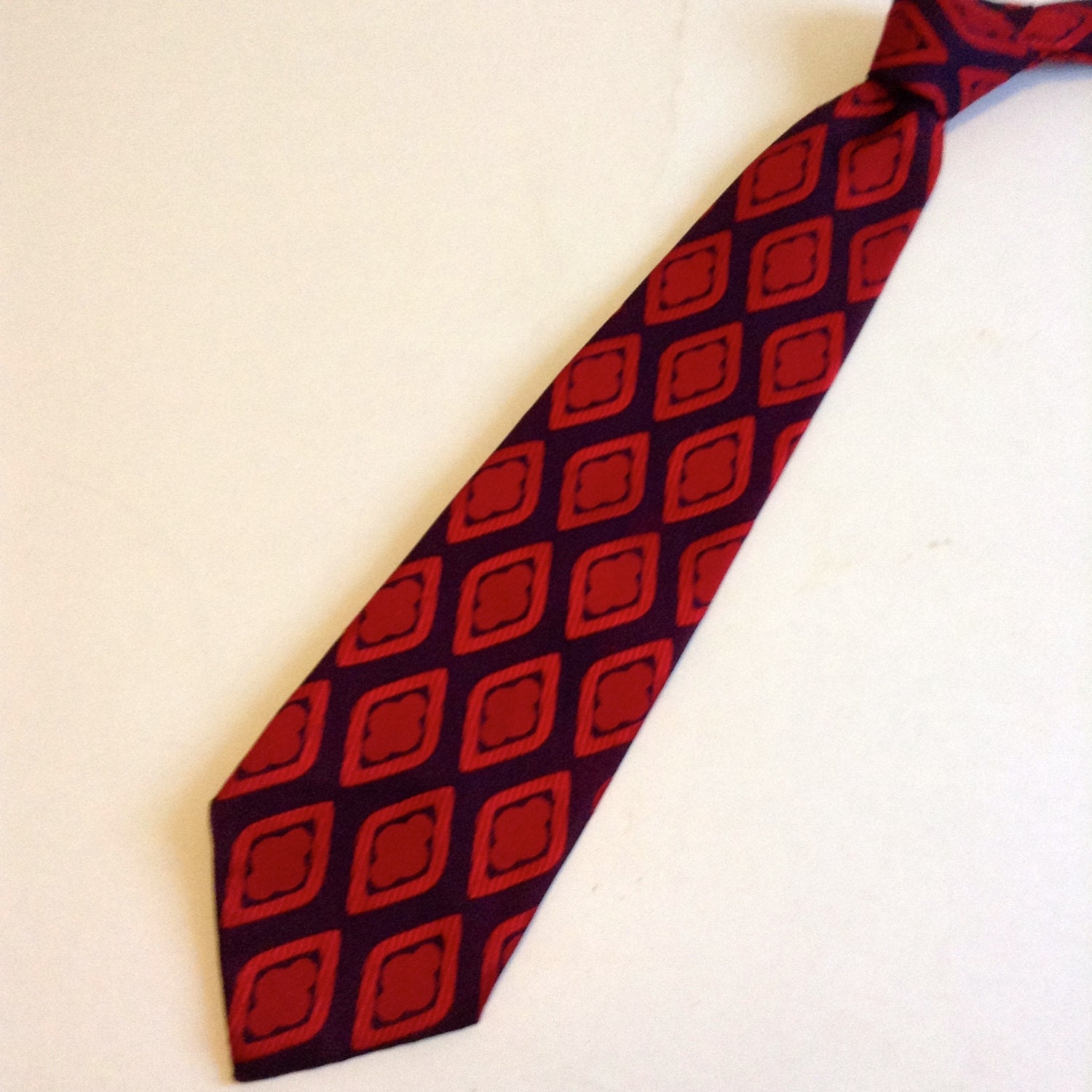 Vintage Red Pattern Silk Tie. Beautiful Designer Necktie. Made in Italy