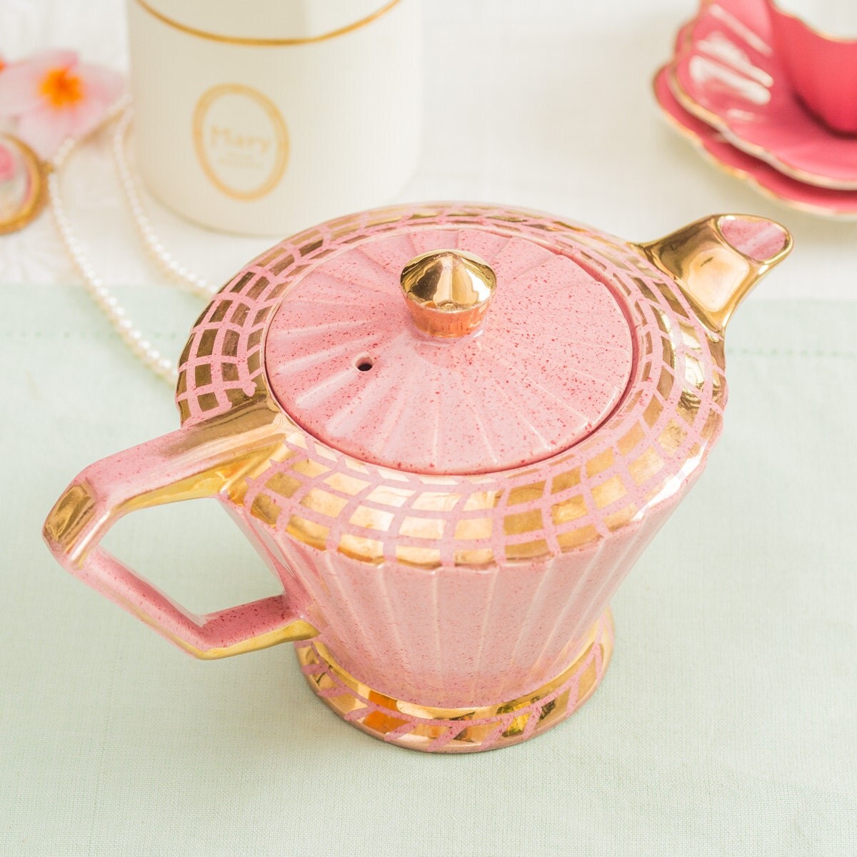 Stylish dusky pink and gold art deco style teapot by Sadler of England ...