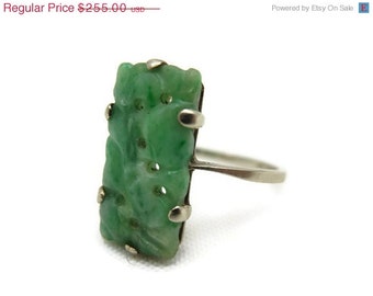 OnSALE Art Deco Jade Ring 9k White Gold - Carved Jade Panel