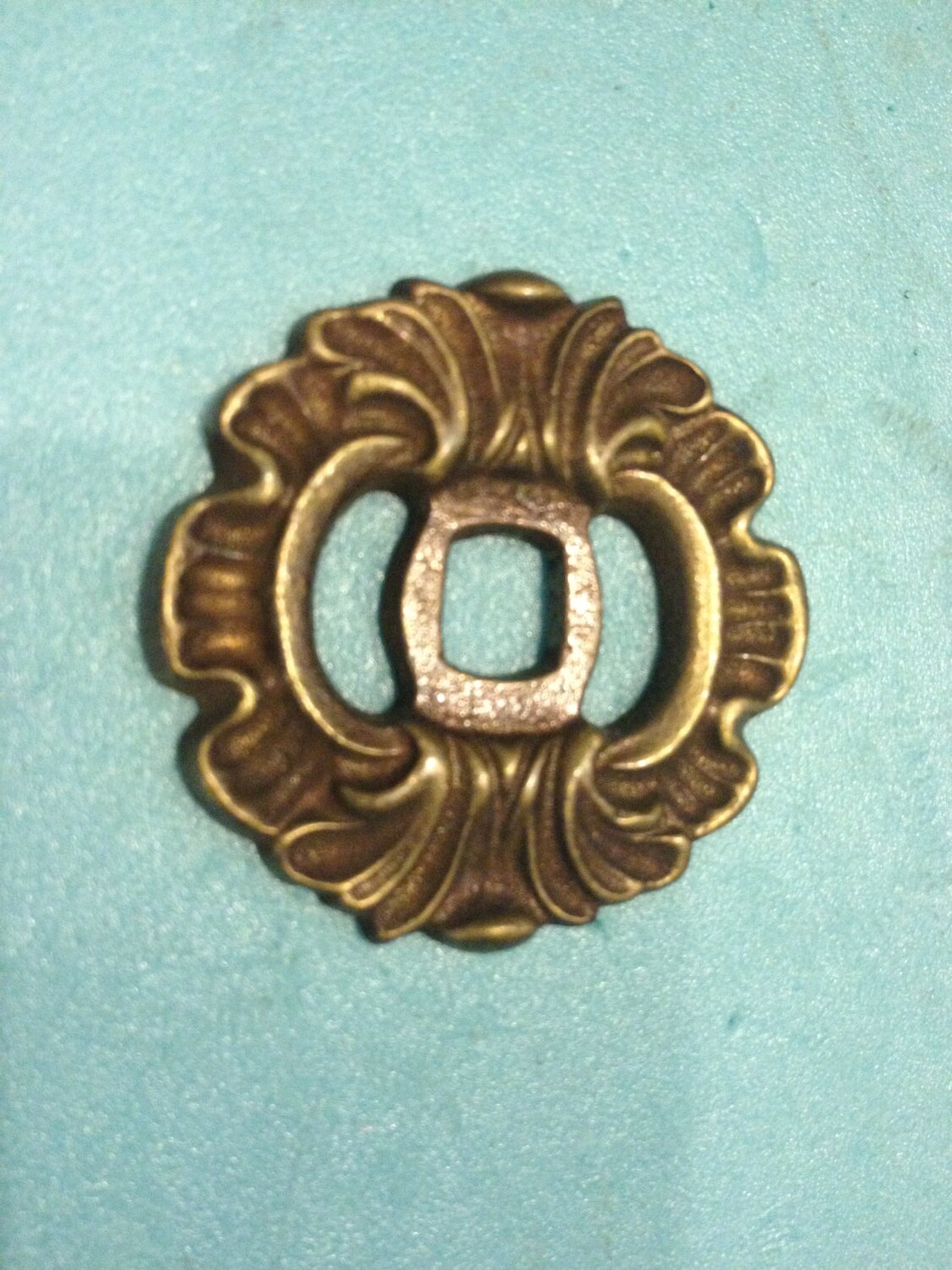 1 Victorian ROSETTE BACKING Plate Antique Brass RosetteKBC