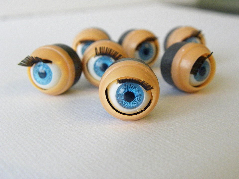 Blinking Doll Eyes