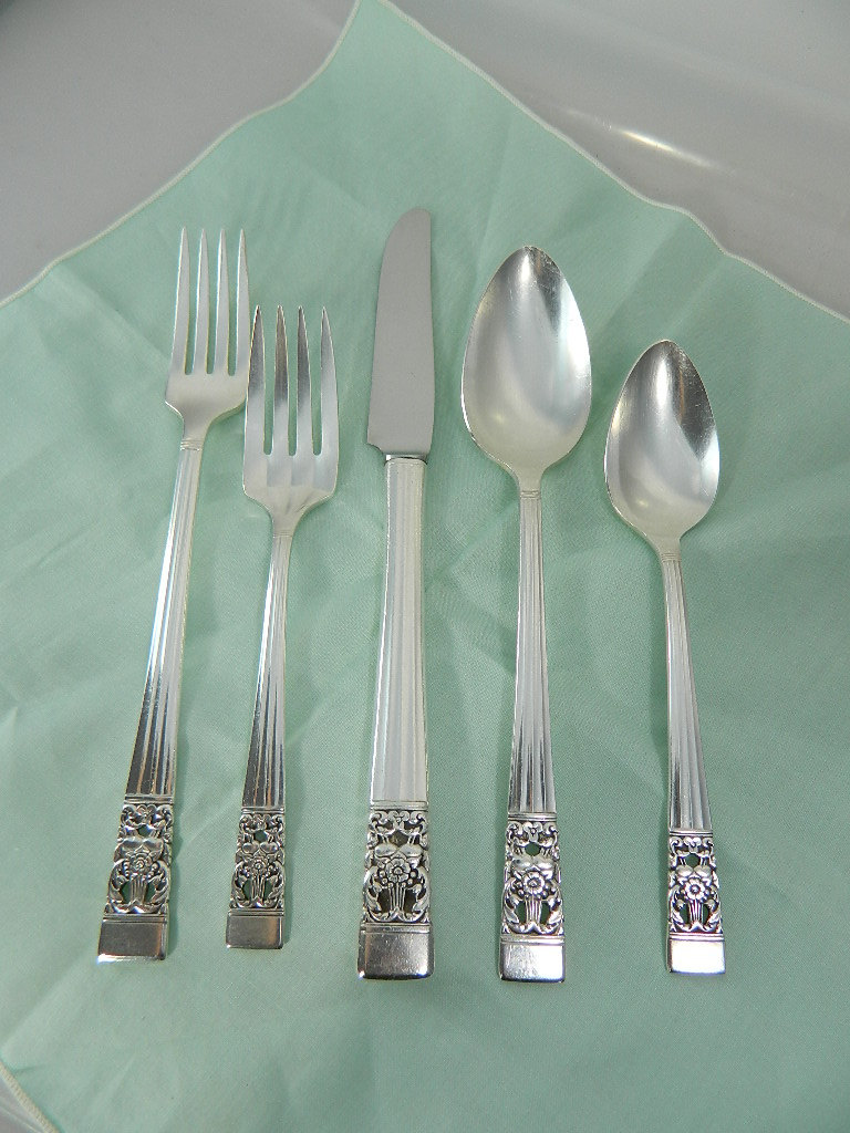 Vintage Silverware Silver Plate Flatware Community Coronation 5 Piece ... Vintage Silverware Silver Plate Flatware Community Coronation 5 Piece ...