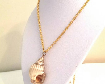 Items similar to Handmade Shell Necklace on Etsy
