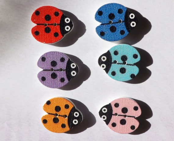 Ladybug buttons 10 wood ladybug buttons 18mm 2 hole wood