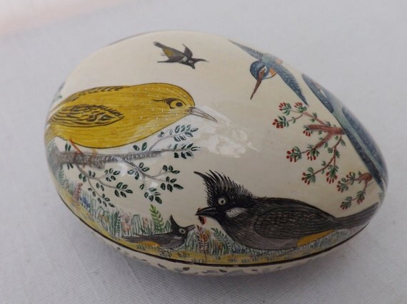 Vintage Suffering Moses Lacquer Birds Decorated Papier Mache