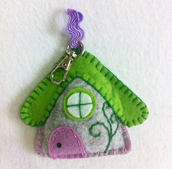 Felt key ring Sweet home. Handmade keyring.
