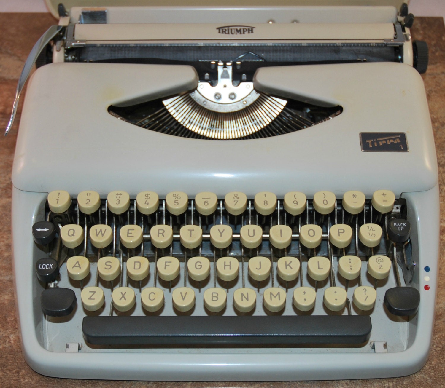 Triumph Tippa 1 Portable Manual Typewriter (c.1966-1967) West Germany ...