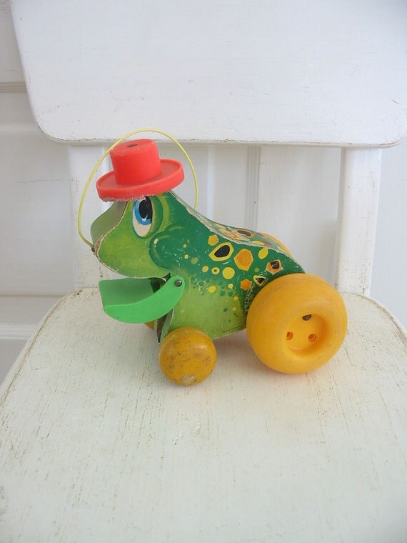 Vintage Pull Toy Fisher Price Frog Child Wood Retro Green
