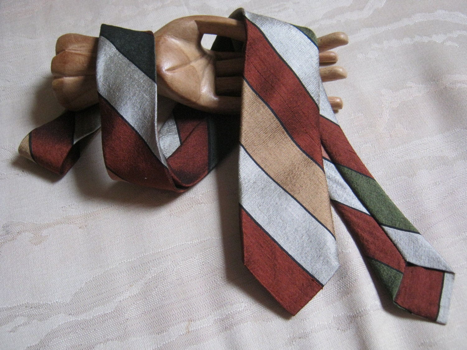 Vintage 50s retro hipster skinny necktie, Mad Men diagonal stripe ...