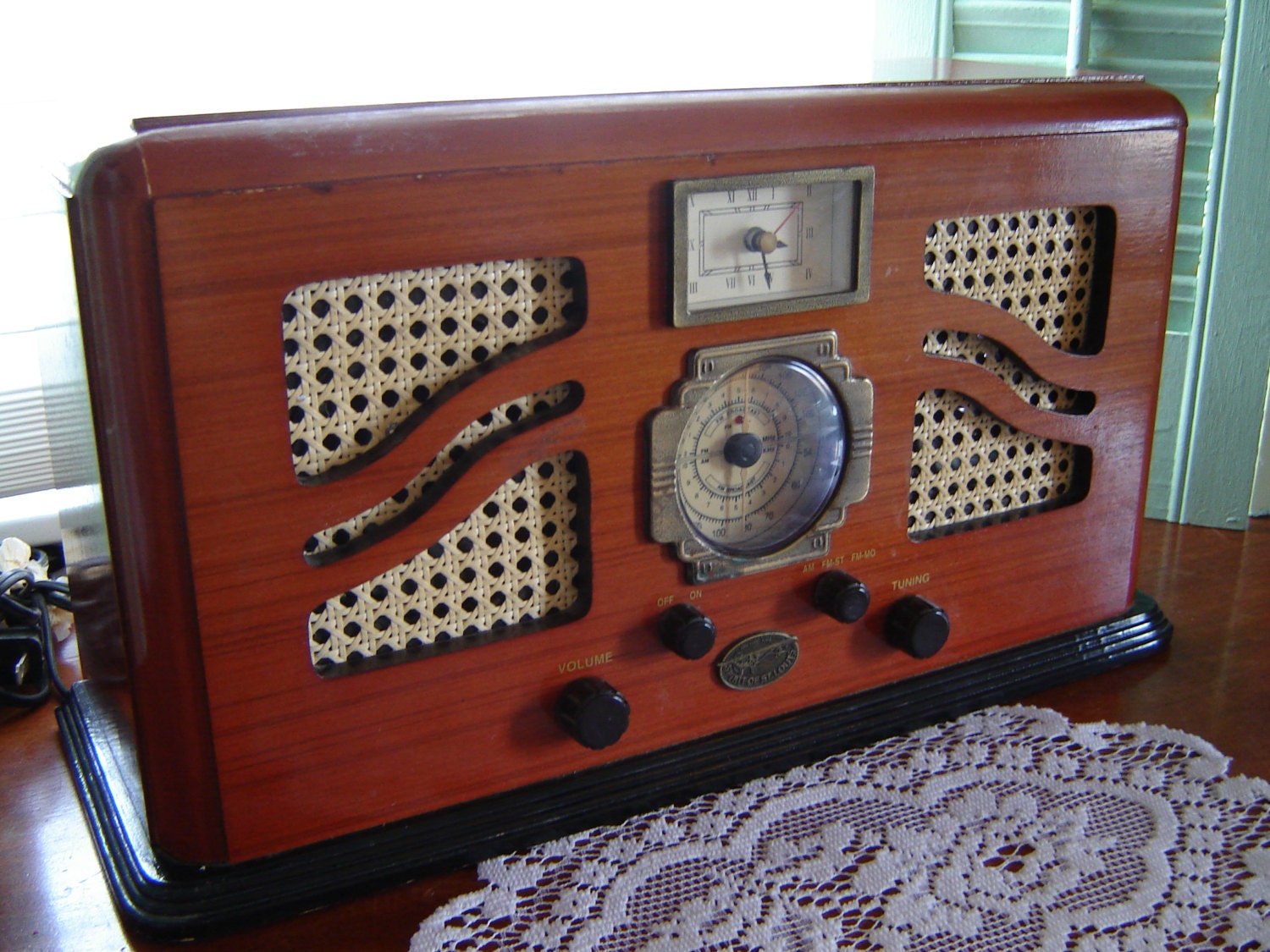 Vintage radio replica Havana Spirit of America by mitzisvintage